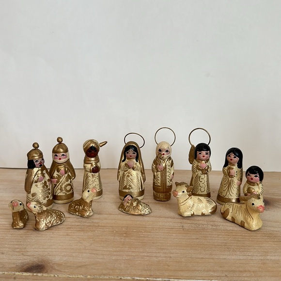 Holiday | Vintage 14 Piece Clay Nativity Set Handmade Cream Gold ...